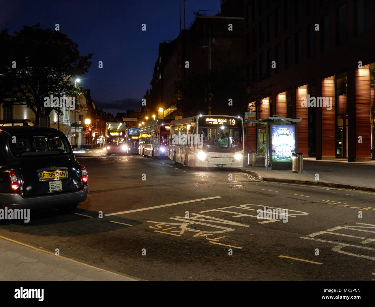 Reading Uk, 5th October 2017. Night Photo of the view down Station Road ...