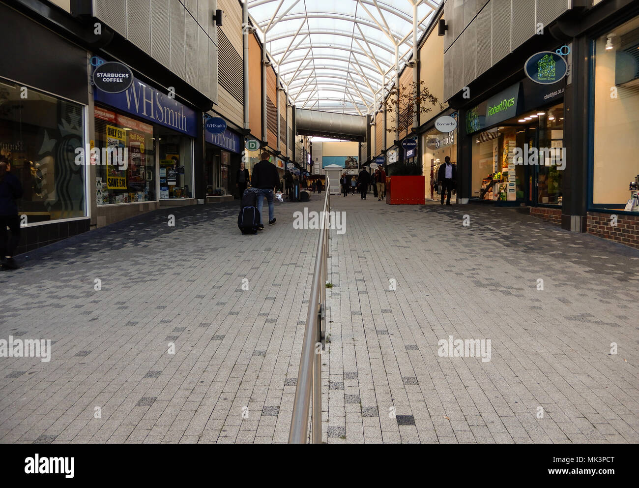 Basingstoke UK, 5th October 2017. Shoppers in the Malls Shopping centre ...