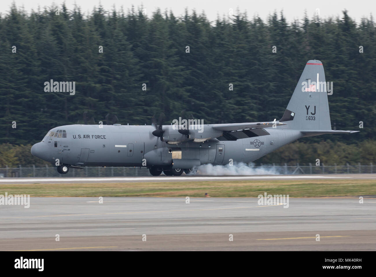 An Air Force C-130J Super Hercules touches down at Yokota Air Base ...