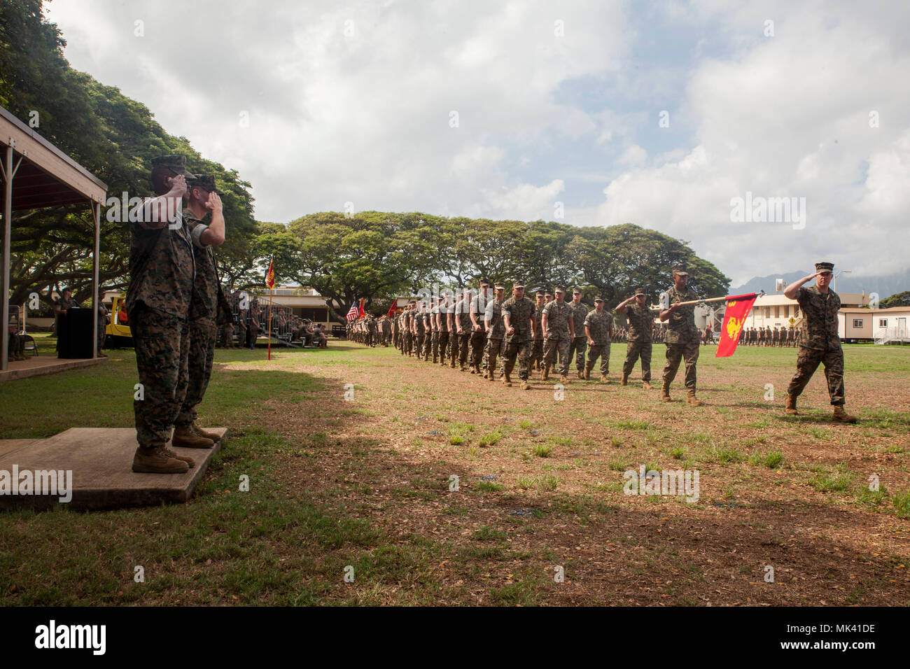 Maj. Gen. Craig Timberlake (left), the commanding general of 3rd Marine ...