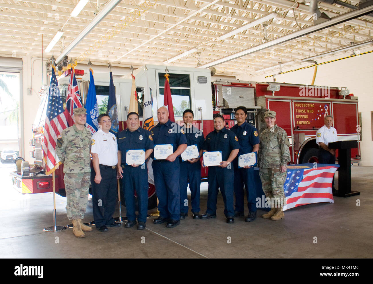SCHOFIELD BARRACKS — From left to right: Col. Stephen E. Dawson ...