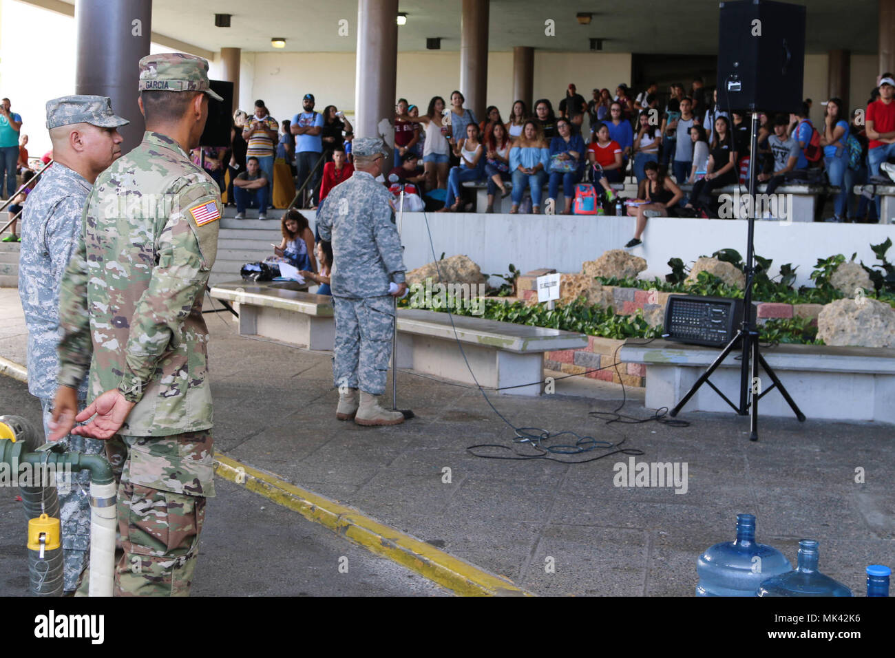 Centro de servicio hi-res stock photography and images - Alamy