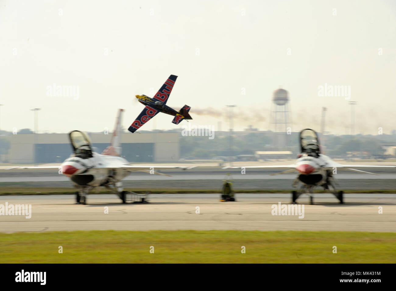 Jbsa airshow hi-res stock photography and images - Alamy