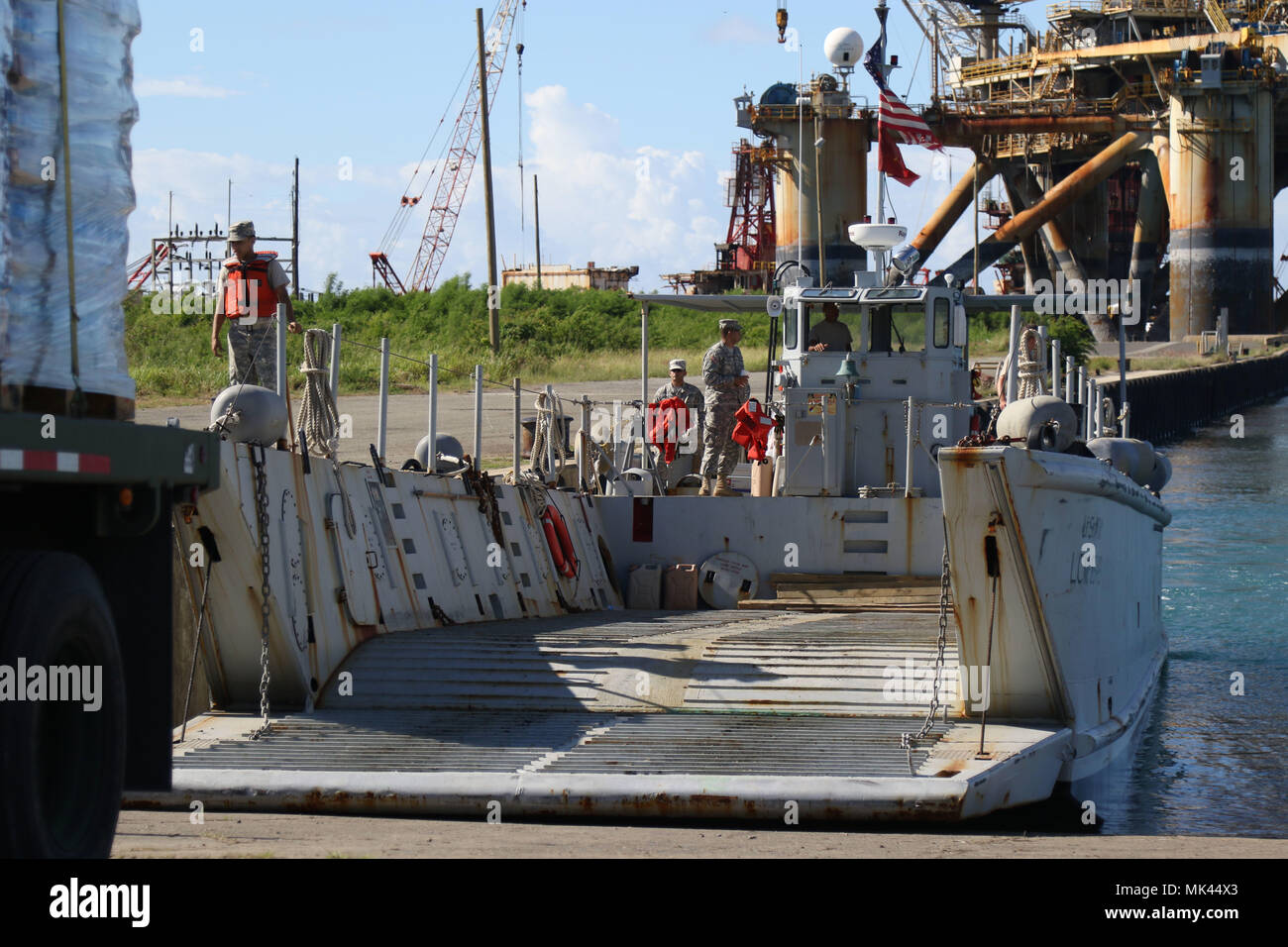 CIEBA, Puerto Rico- Army National Guardsmen from Ohio and Puerto Rico ...