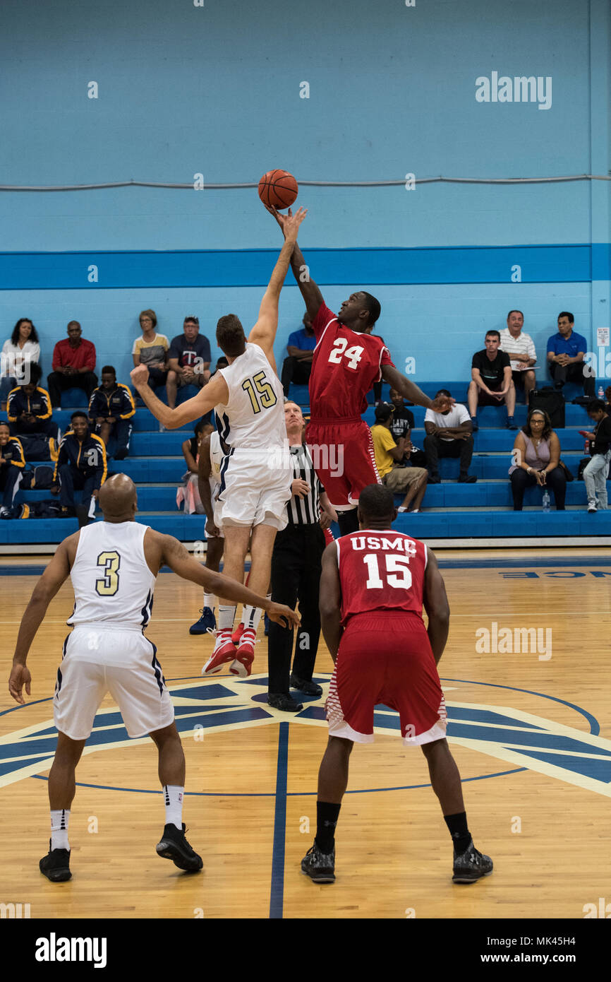 SAN ANTONIO (Nov. 05, 2017) - U.S. Navy Lt. Mark Veazey, assigned to ...