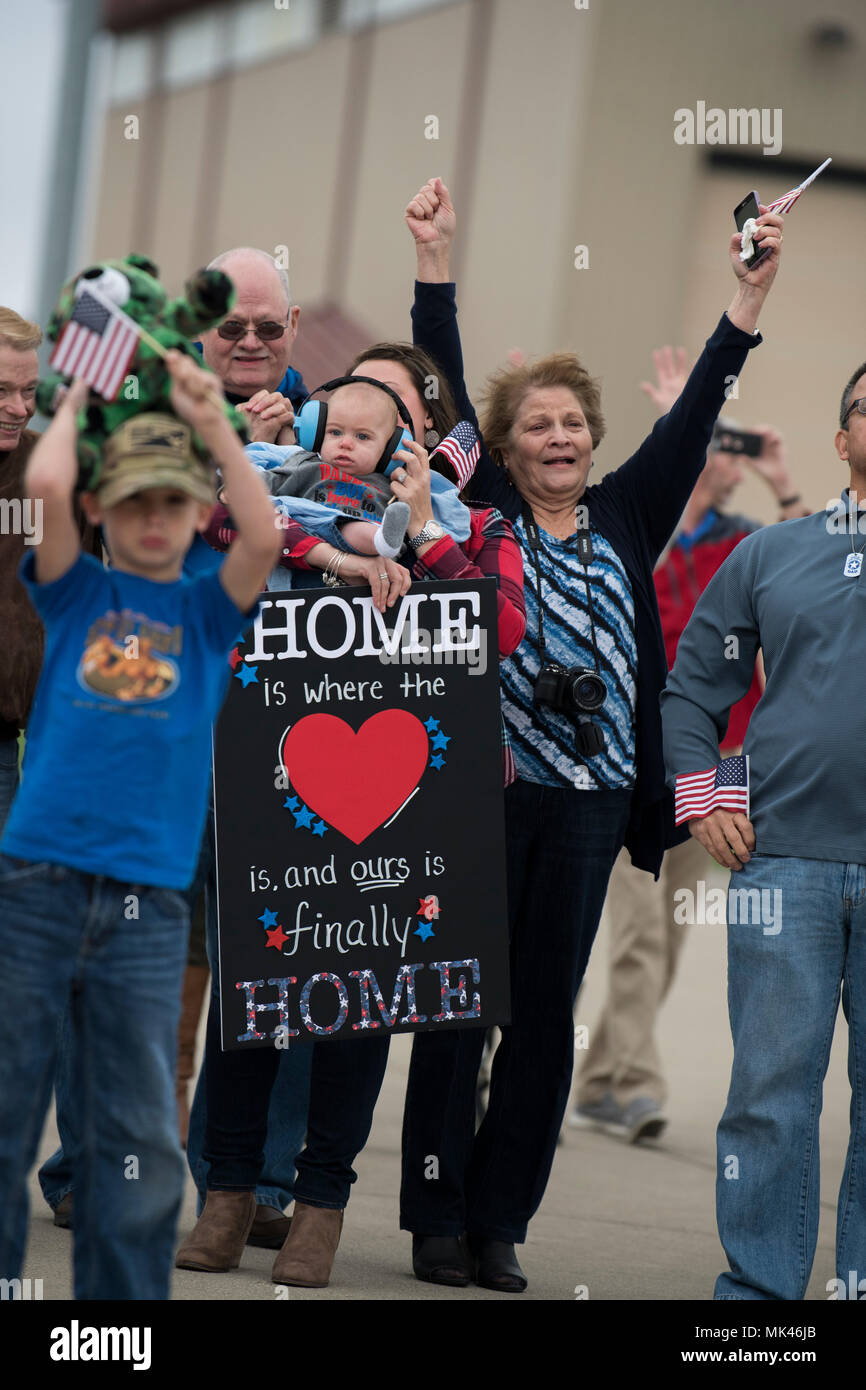 Members of the 130th Airlift Wing return from an overseas deployment ...