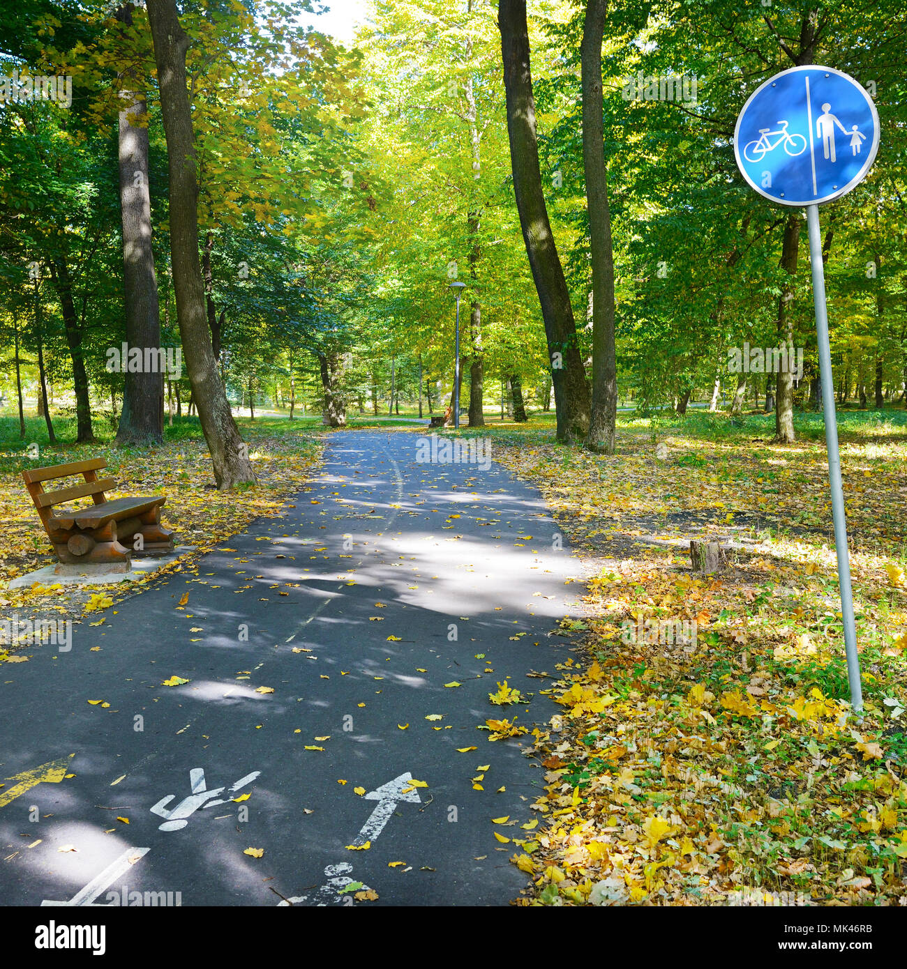 Footpath pavement sidewalk traffic sign hi-res stock photography and ...