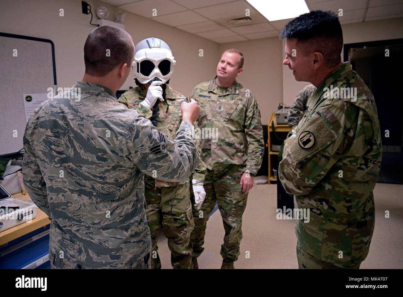 Anti flash hi-res stock photography and images - Alamy