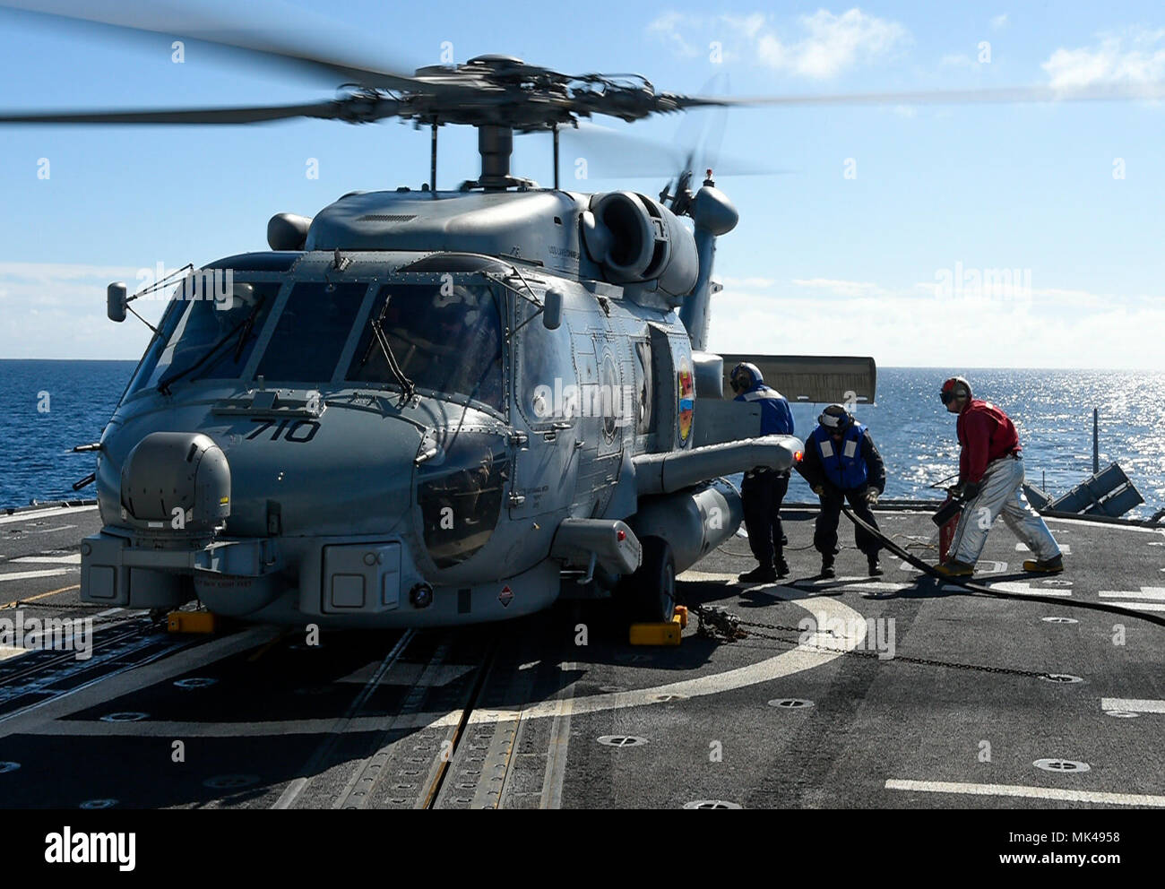 PACIFIC OCEAN (Nov. 5, 2017) Sailors from the "Blue Hawks" Helicopter ...