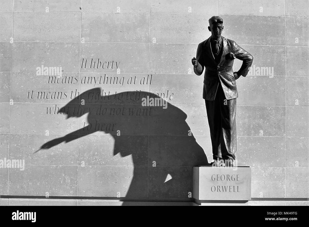 George orwell statue broadcasting house Black and White Stock Photos ...
