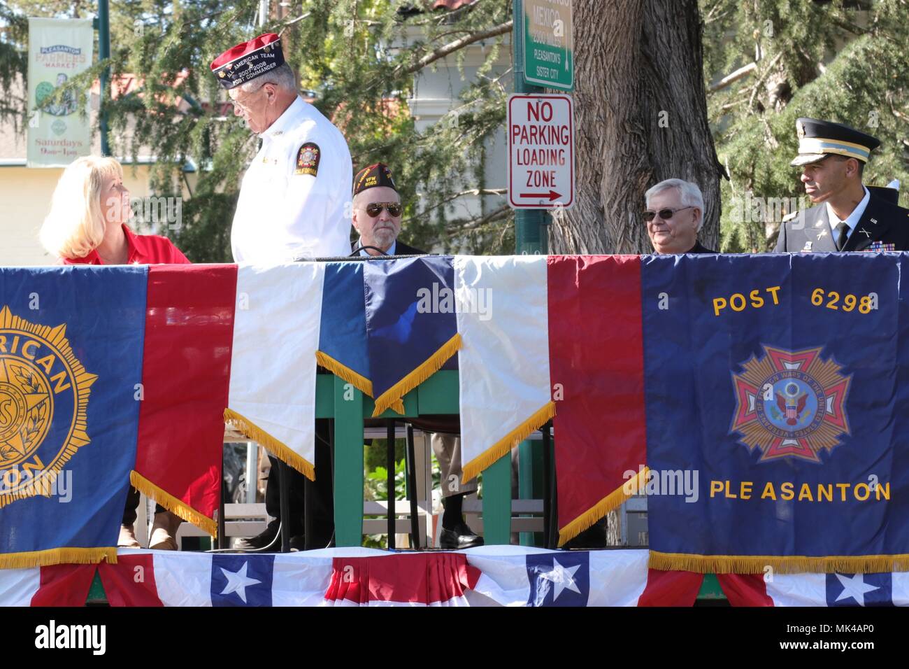 Soldiers parade in dublin hi-res stock photography and images - Alamy