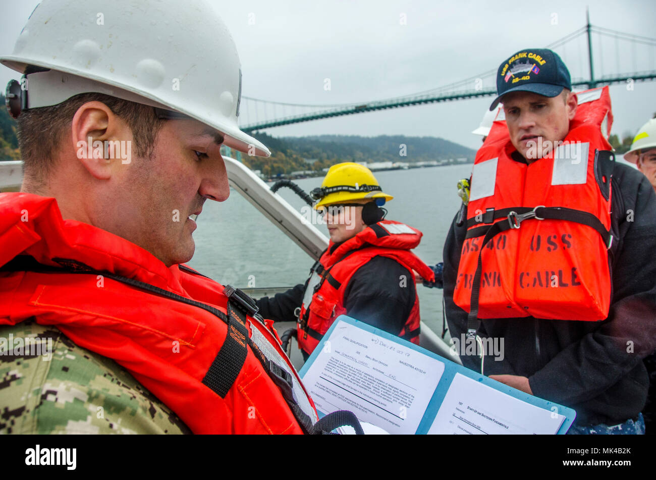 Handling small boats hi-res stock photography and images - Alamy