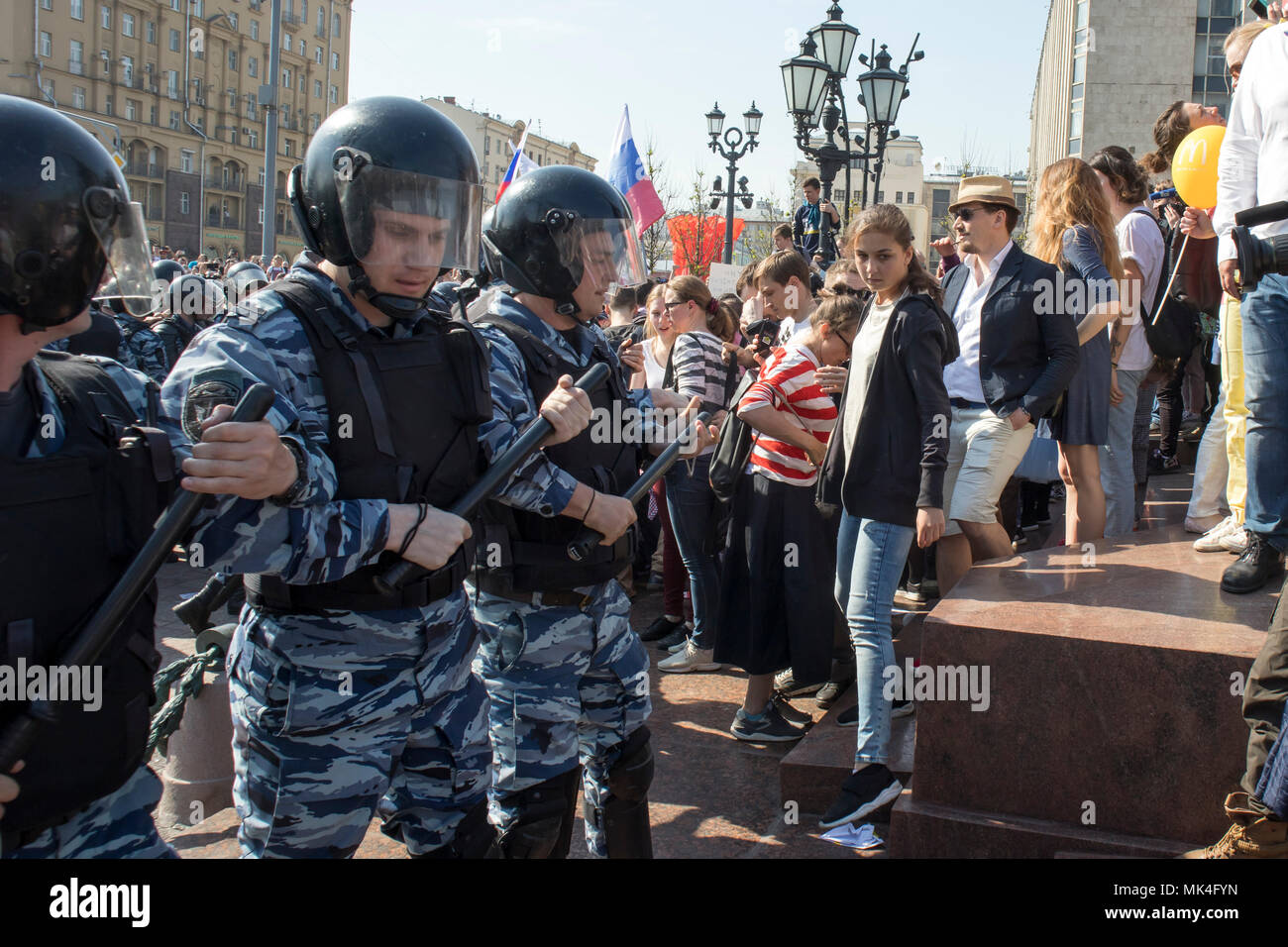 Moscow, RUSSIA - MAY 5, 2018: Police officers in riot gear at Pushkin ...