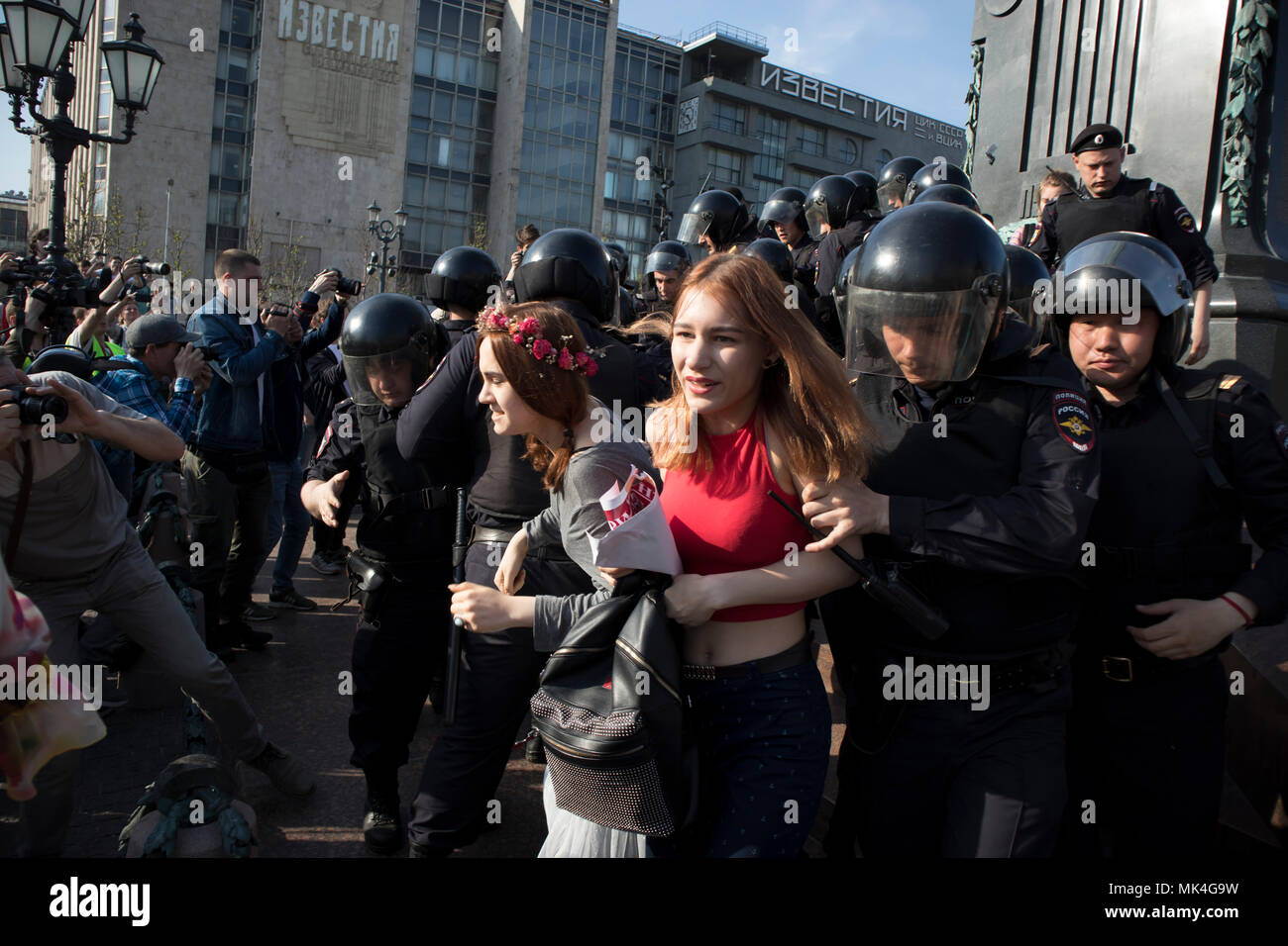 Moscow, RUSSIA - MAY 5, 2018: Police officers in riot gear at Pushkin ...