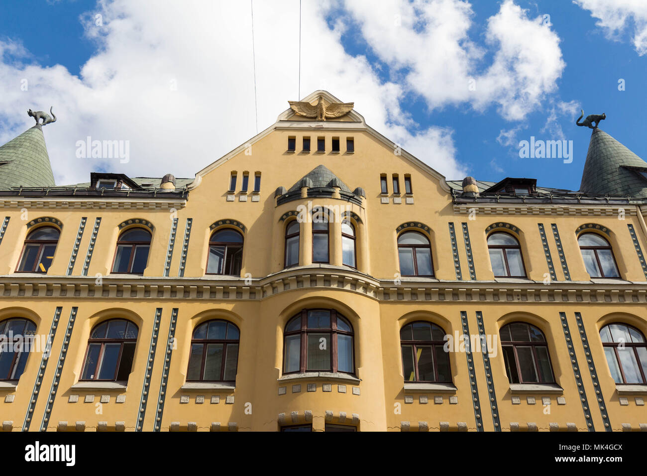 Cream art nouveau hi-res stock photography and images - Alamy