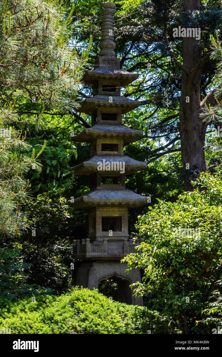 Ishidoro at Gotoh Museum Garden - Ishidoro lanterns are usually used to ...