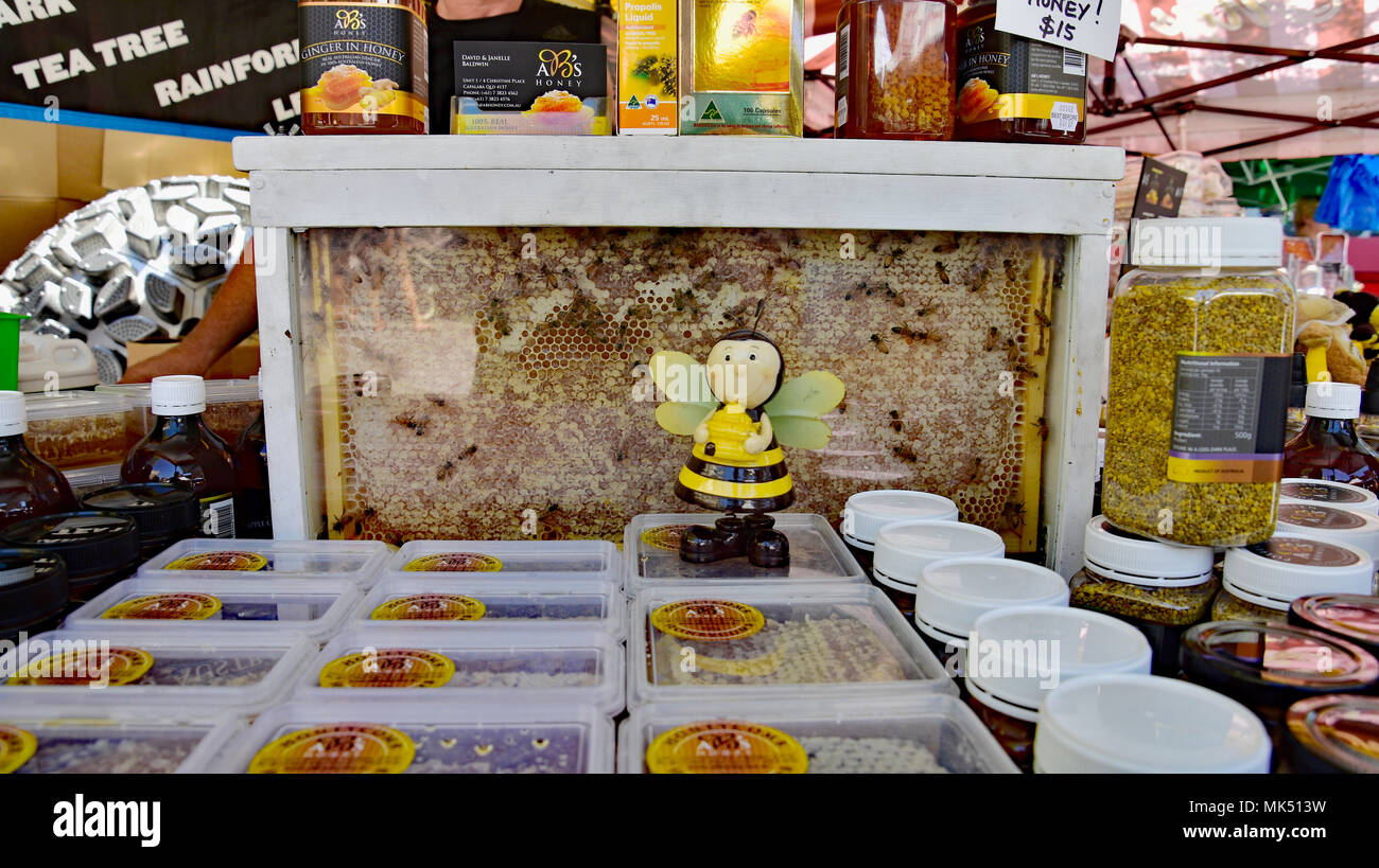 Market stall selling honey hi-res stock photography and images - Alamy