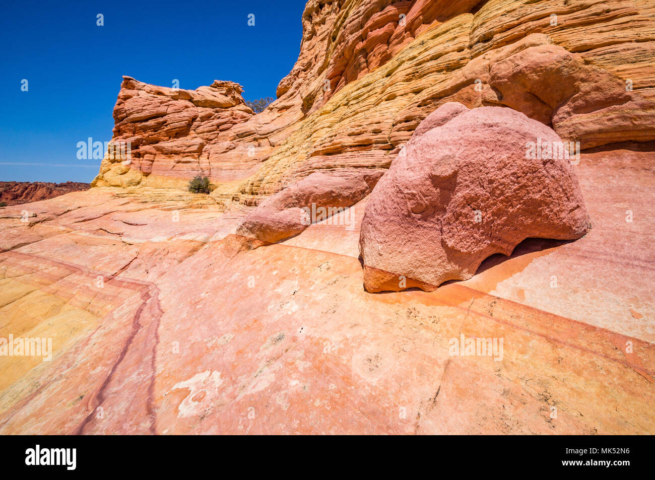 Colorful red and purple stripes in sandstone rock formations Cottonwood ...