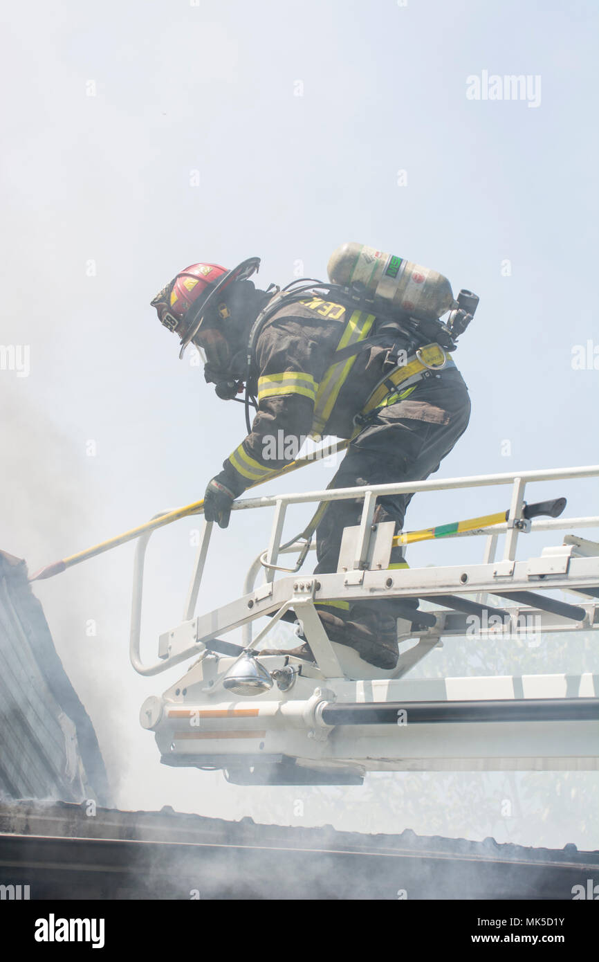 Smoldering look hi-res stock photography and images - Alamy