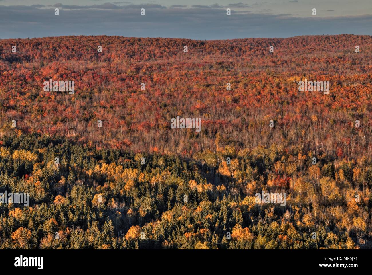 Autumn at Carlton Peak of the Sawtooth Mountains in Northern Minnesota ...