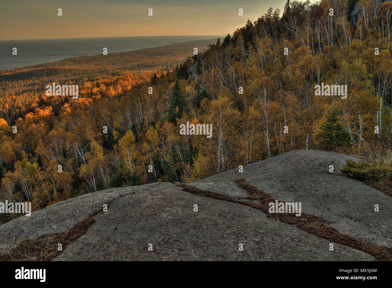 Autumn at Carlton Peak of the Sawtooth Mountains in Northern Minnesota ...