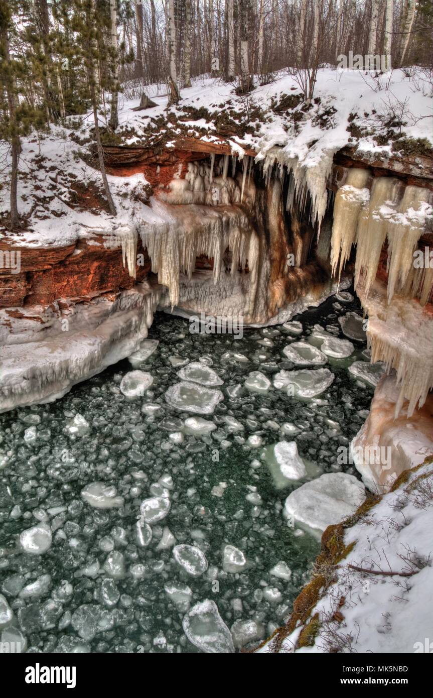 The Apostle Islands National Lake Shore are a popular Tourist ...