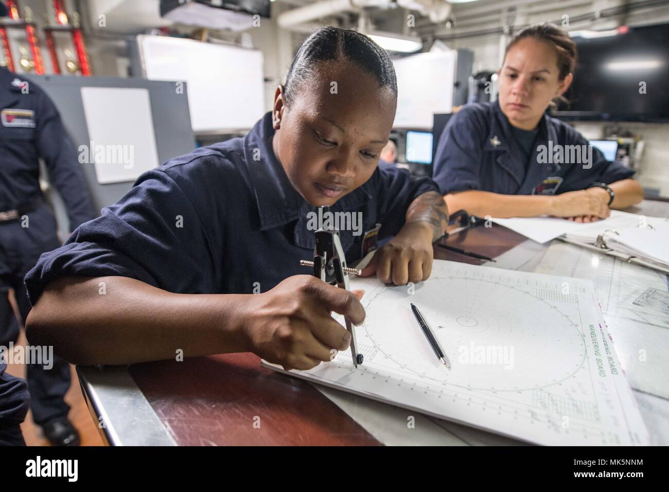 171107-N-AZ808-1009 SANTA RITA, Guam (Nov. 7, 2017) Operations ...