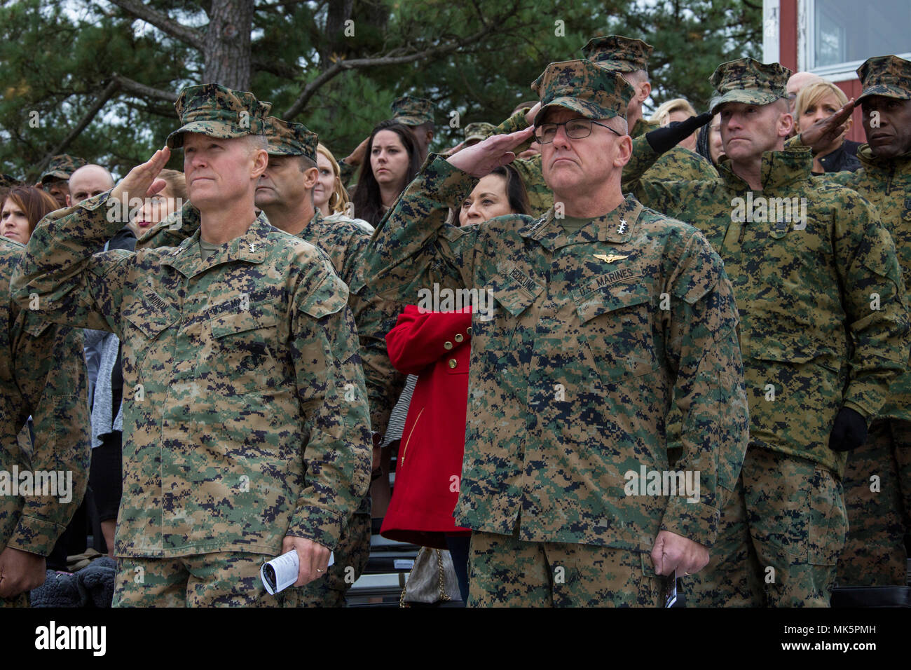 U.S. Marine Corps Lt. Gen. Robert F. Hedelund, right, commanding ...