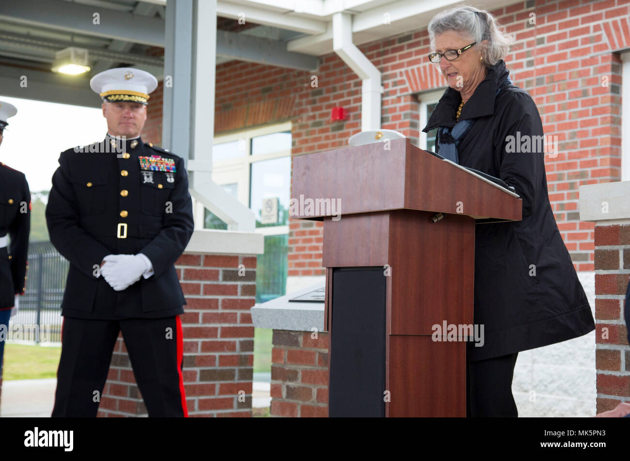 Janet Wilson Taylor, Gen. Louis H. Wilson's first daugther, gives her ...