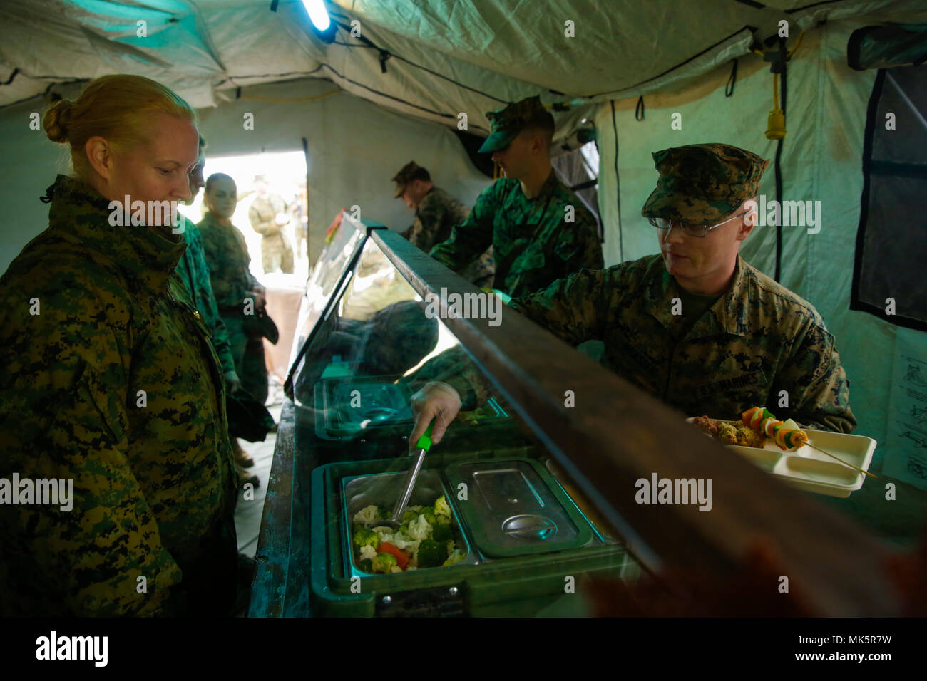 Mess hall operations hi-res stock photography and images - Alamy
