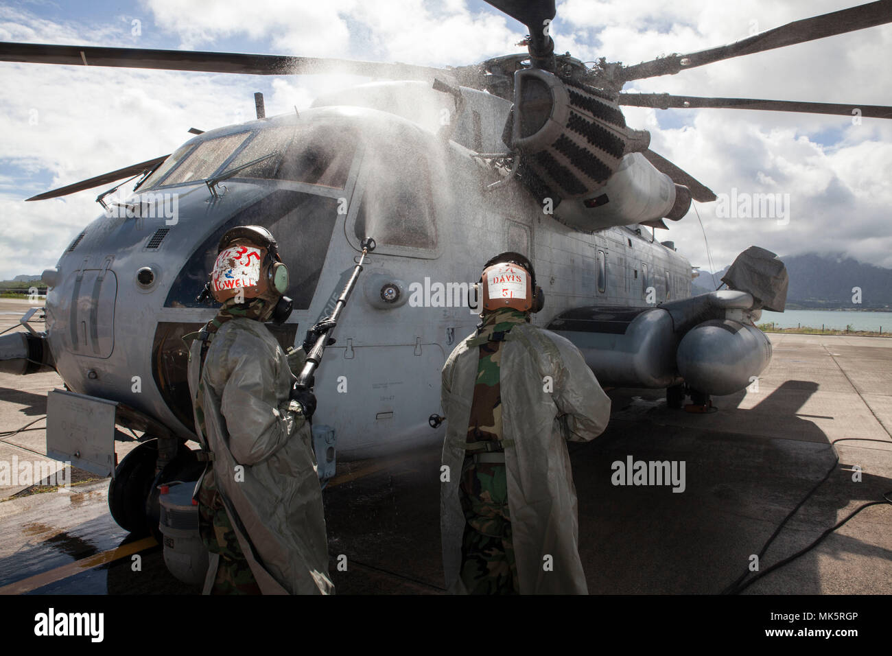 Detailed aircraft decontamination High Resolution Stock Photography and ...
