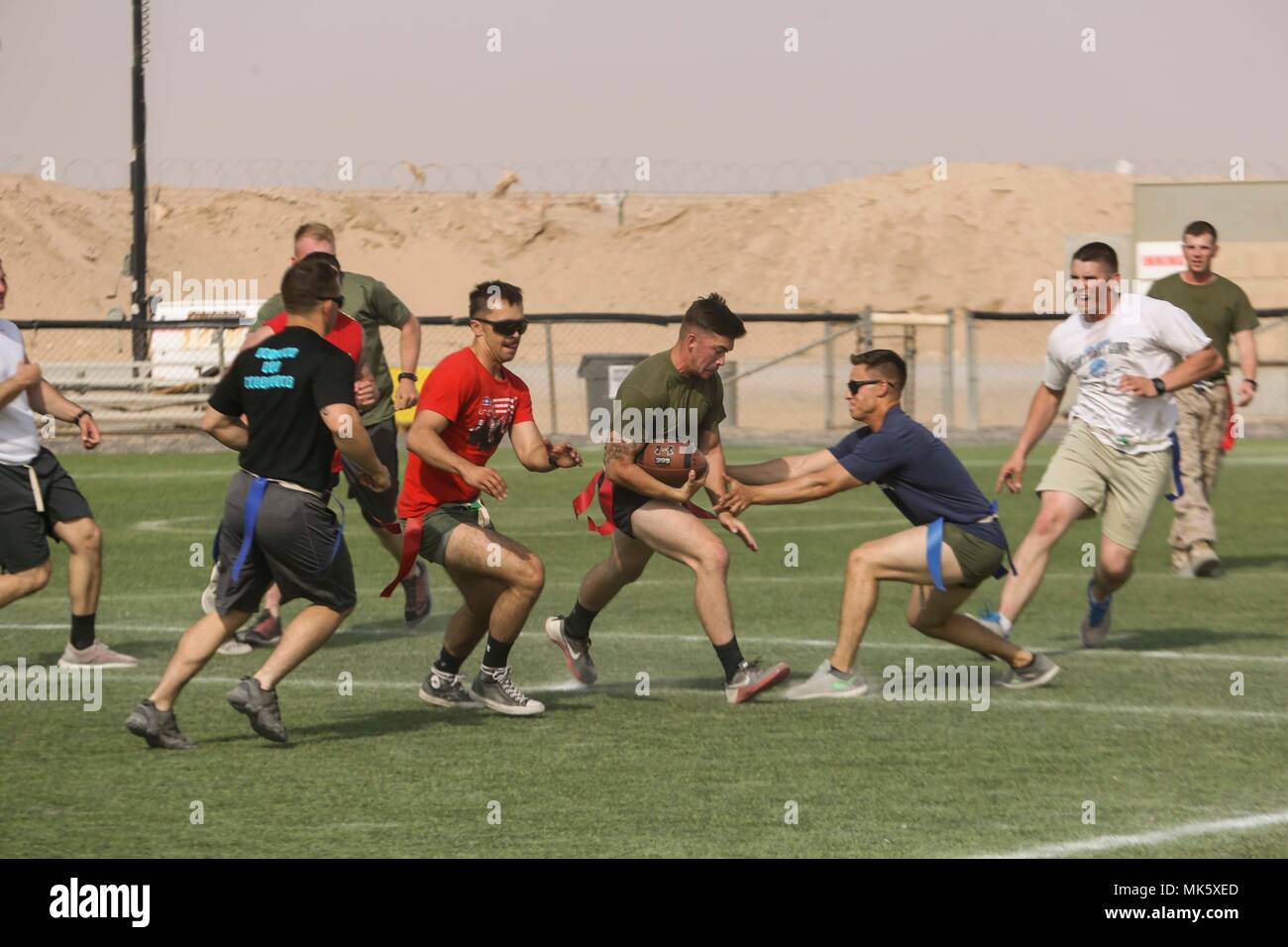 U s marines playing football hi-res stock photography and images - Alamy