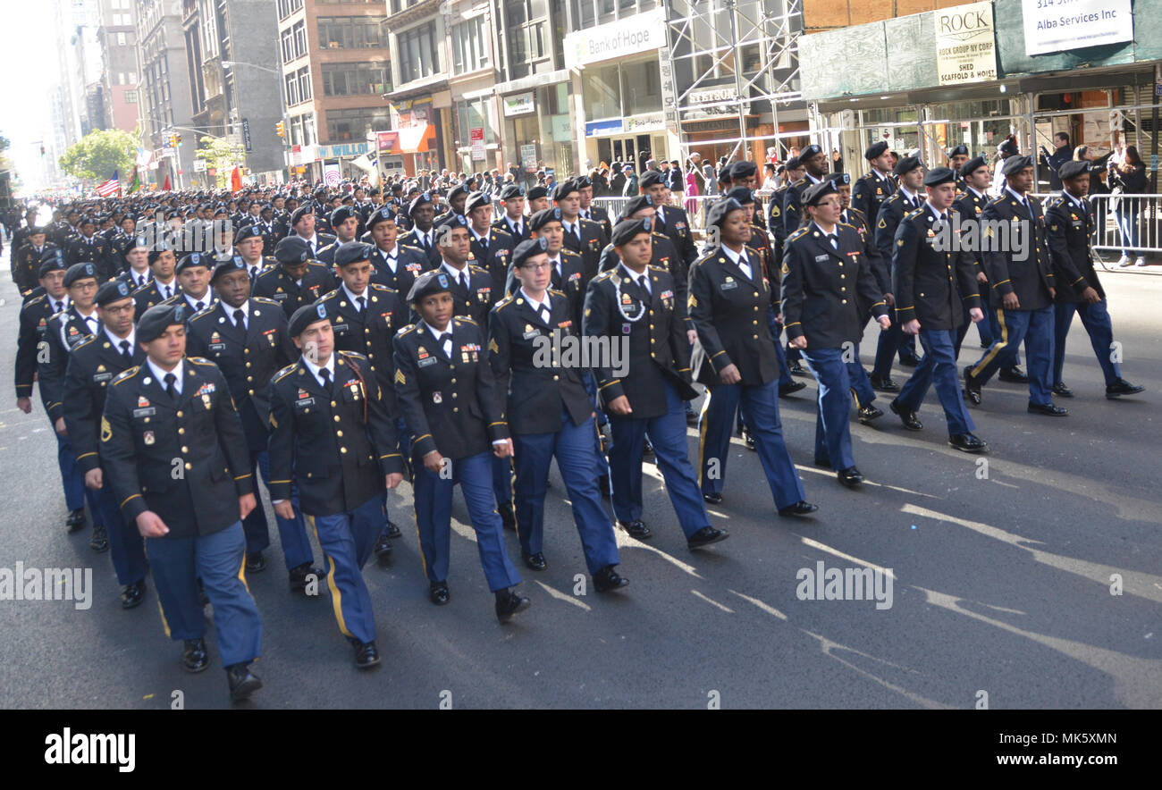 Kuwait national day parade hi-res stock photography and images - Alamy