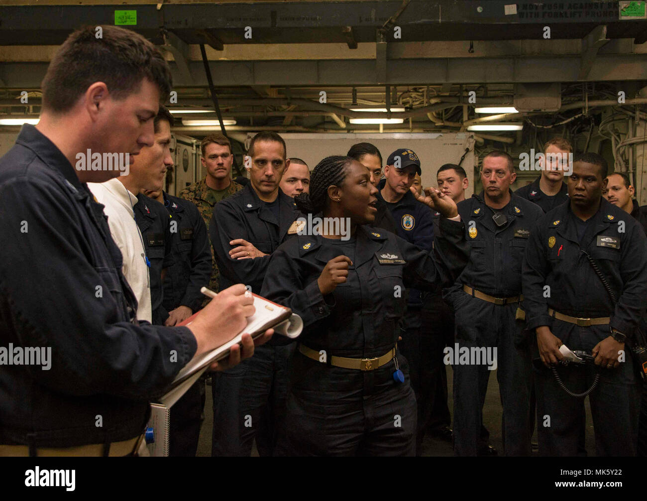ATLANTIC OCEAN (Nov. 12, 2017) Sailors and Marines debrief in the ...