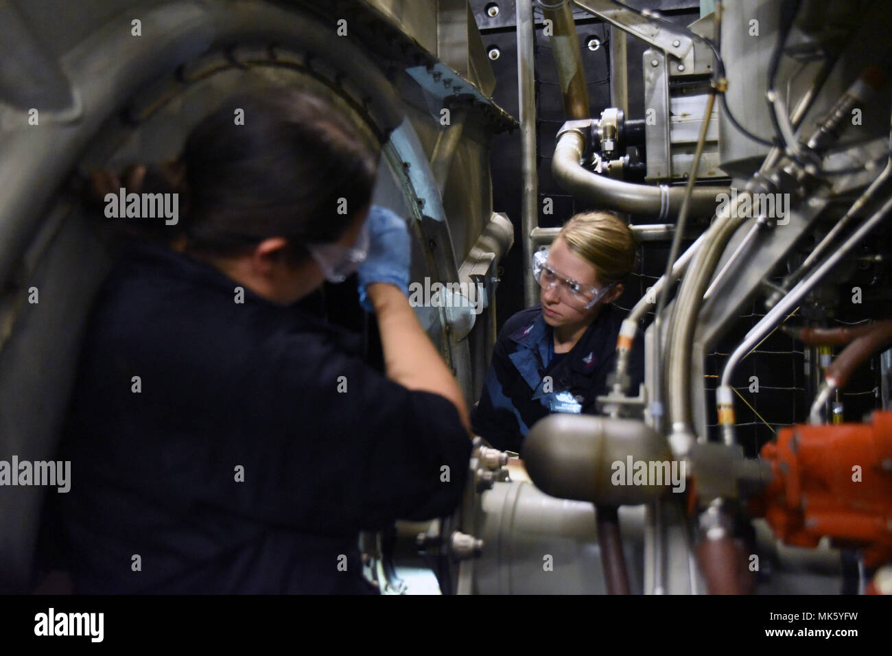 171109-N-GR168-023 ATLANTIC OCEAN (Nov. 9, 2017) Gas Turbine System ...