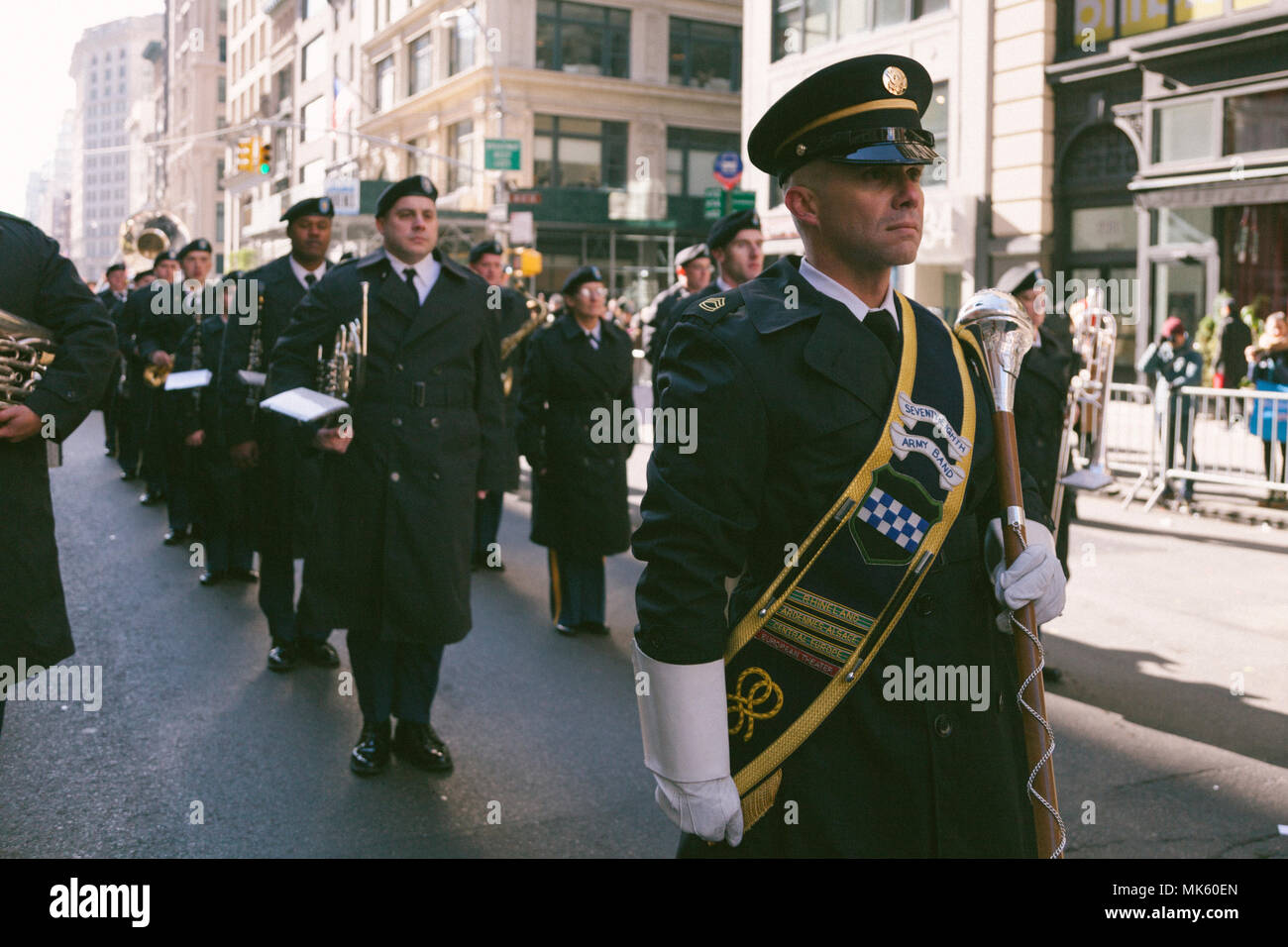 U.S. Army Reserve Soldiers assigned to the 77th Sustainment Brigade ...