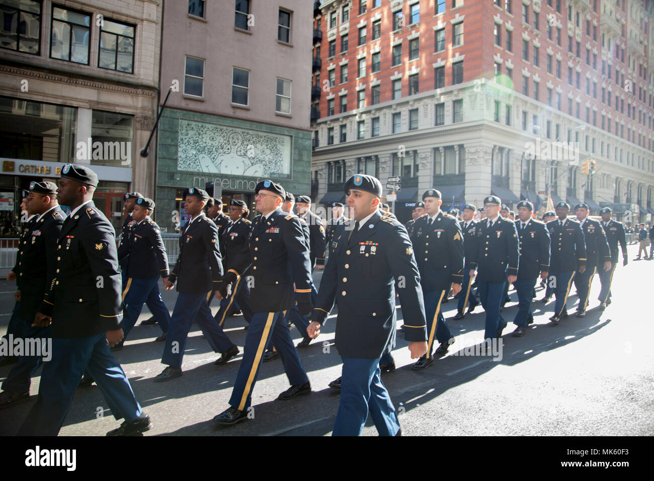 U.S. Army Reserve Soldiers assigned to the 77th Sustainment Brigade ...