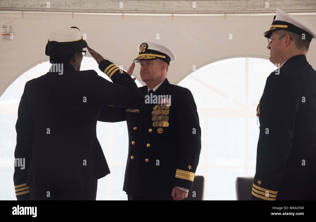 171109-N-FG807-017 NORFOLK, Va., (Nov. 9, 2017) Cmdr. Janet H. Days ...