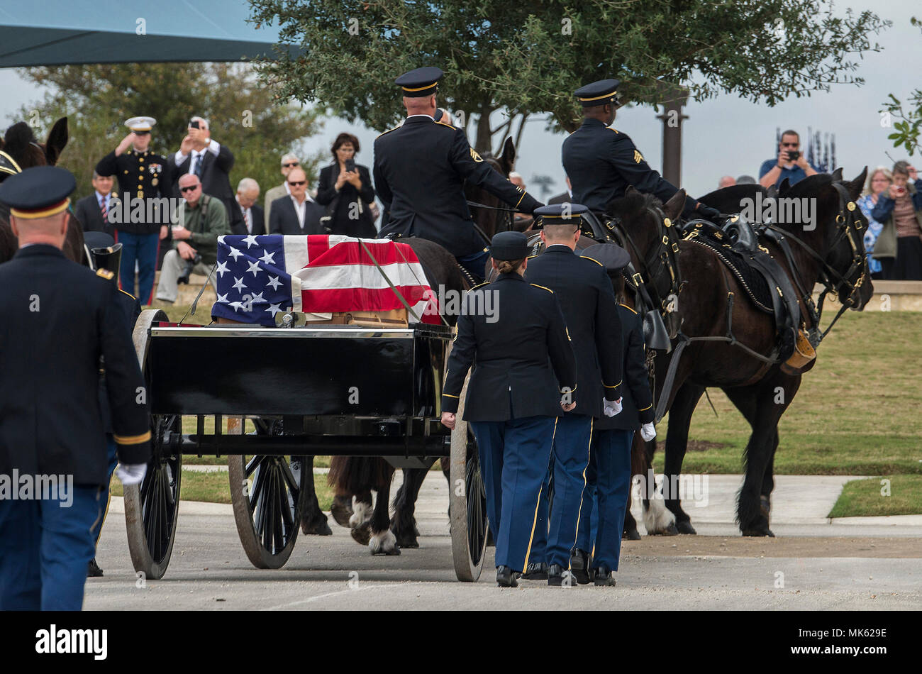 Gen richard e cavazos hi-res stock photography and images - Alamy