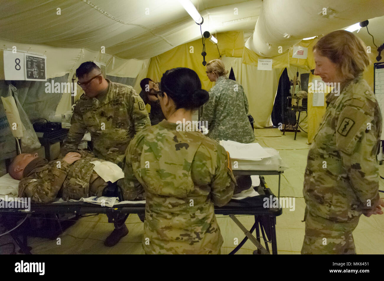 The 212th Combat Support Hospital setting up and training in a 34-bed ...