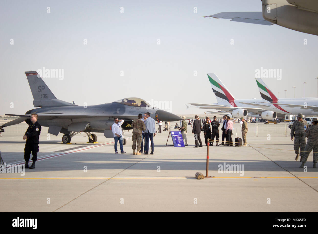 Dubai airshow hi-res stock photography and images - Alamy