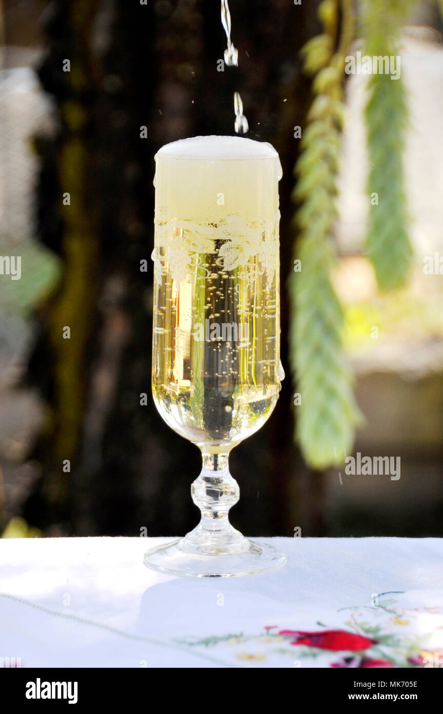 Champagne being poured into a glass hi-res stock photography and images ...