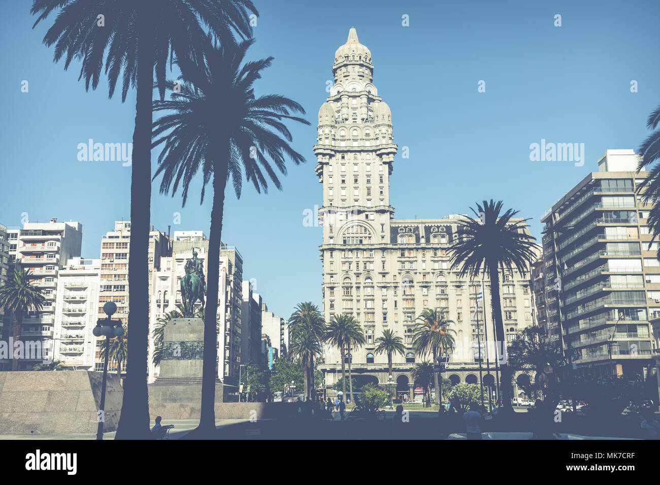 MONTEVIDEO, URUGUAY - FEBRUARY 04, 2018: Plaza indepedencia with the ...