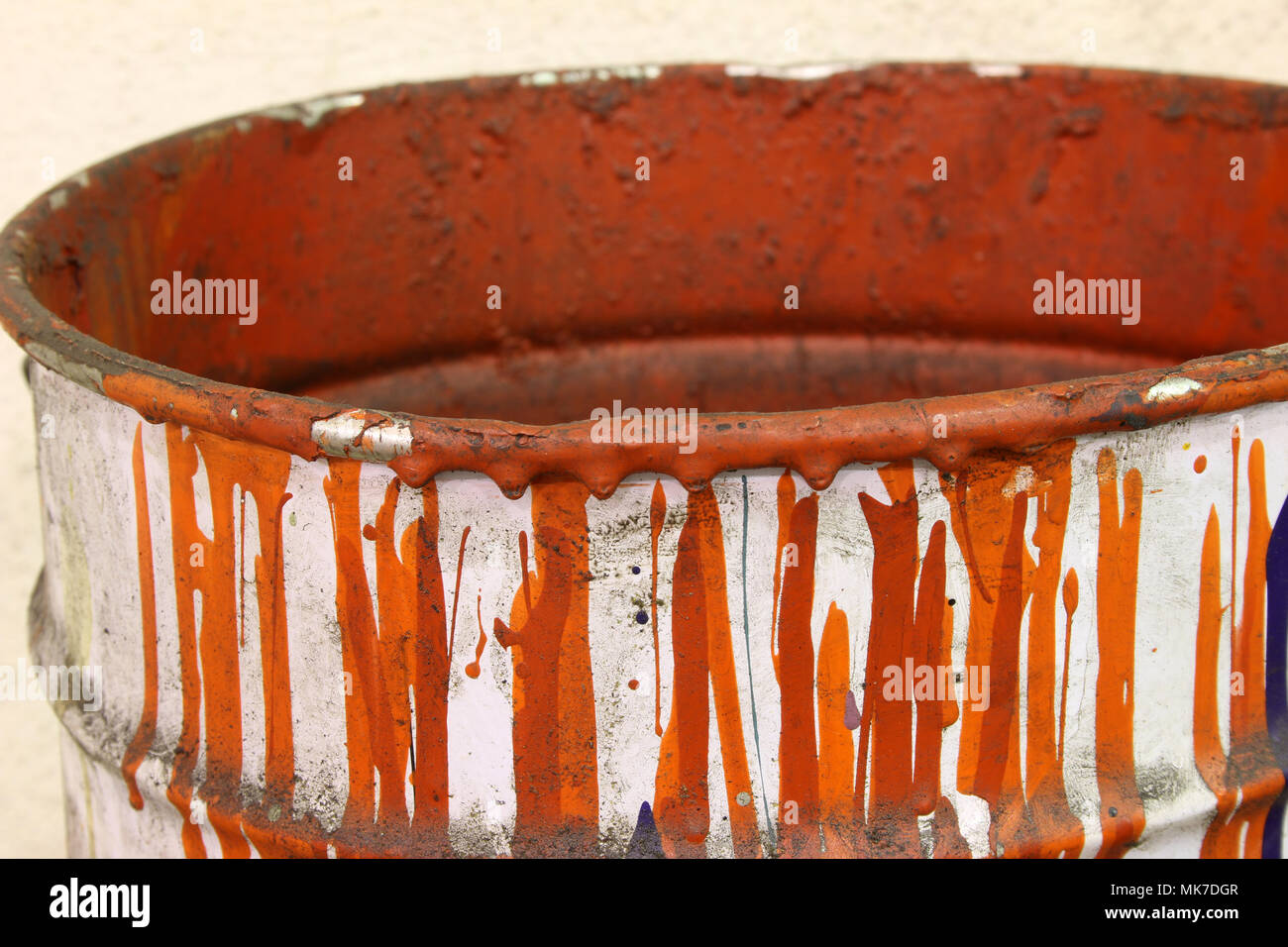 Color circle primary secondary paint hi-res stock photography and ...