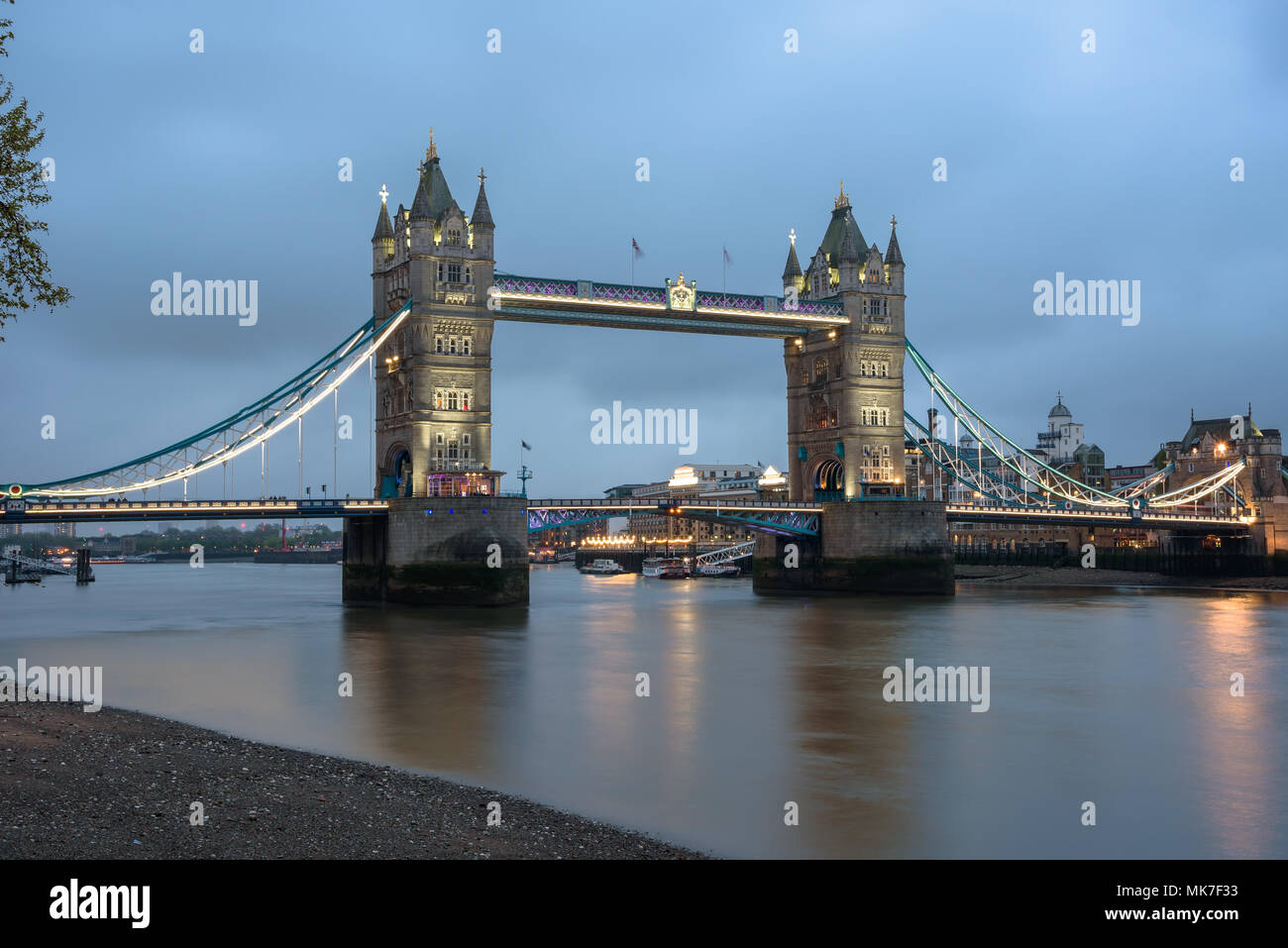 Bridge cloudy sky dusk architecture hi-res stock photography and images ...