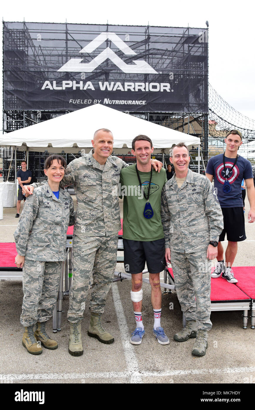 Caf pillars hi-res stock photography and images - Alamy