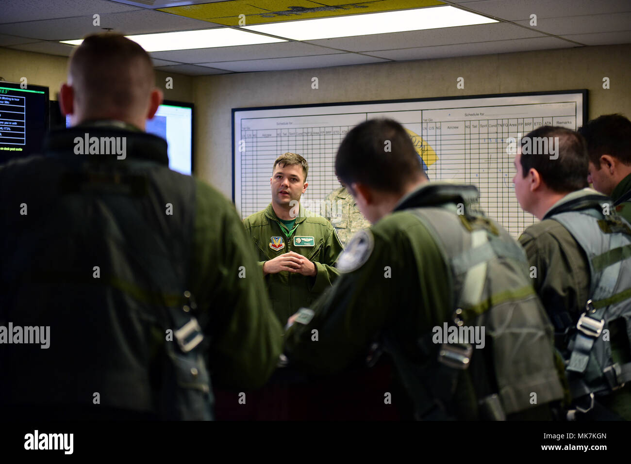 Razor talon strike eagle hi-res stock photography and images - Alamy