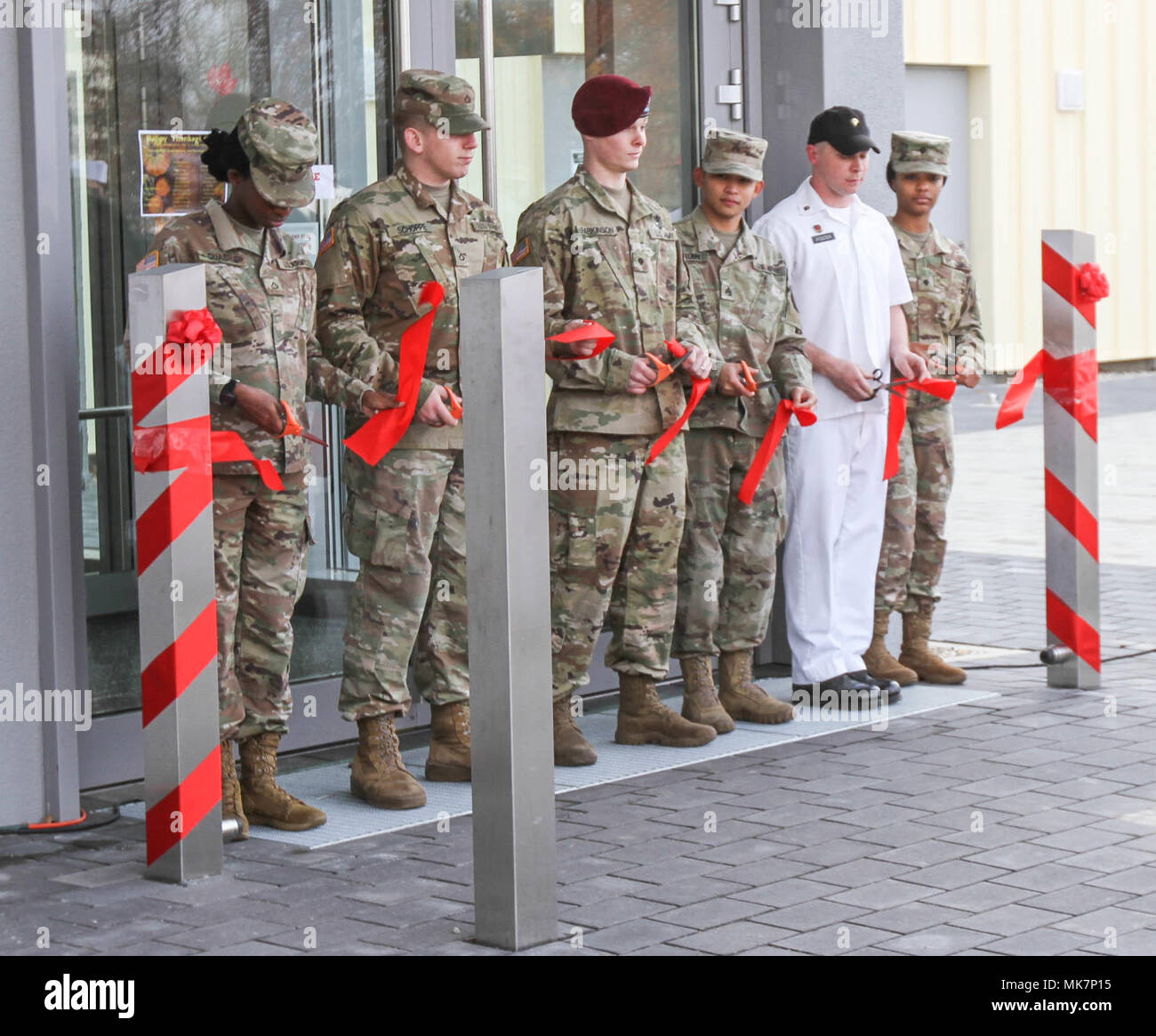 92nd military police company hi-res stock photography and images - Alamy