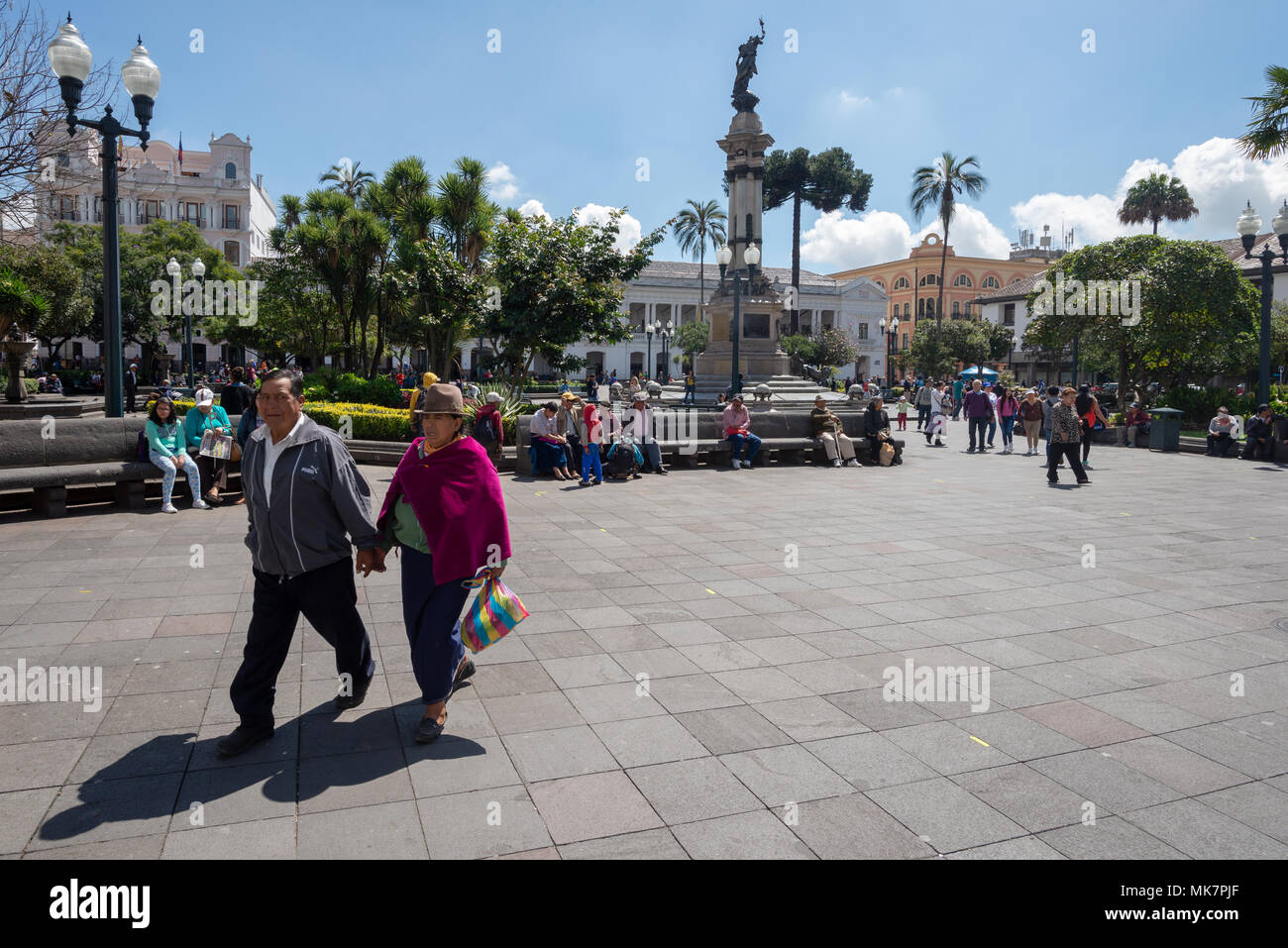 Ecuador quito plaza independencia hi-res stock photography and images ...