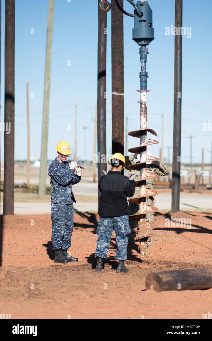 Seamen apprentice KyleChristenson and Samantha Tovar, 366 Training ...